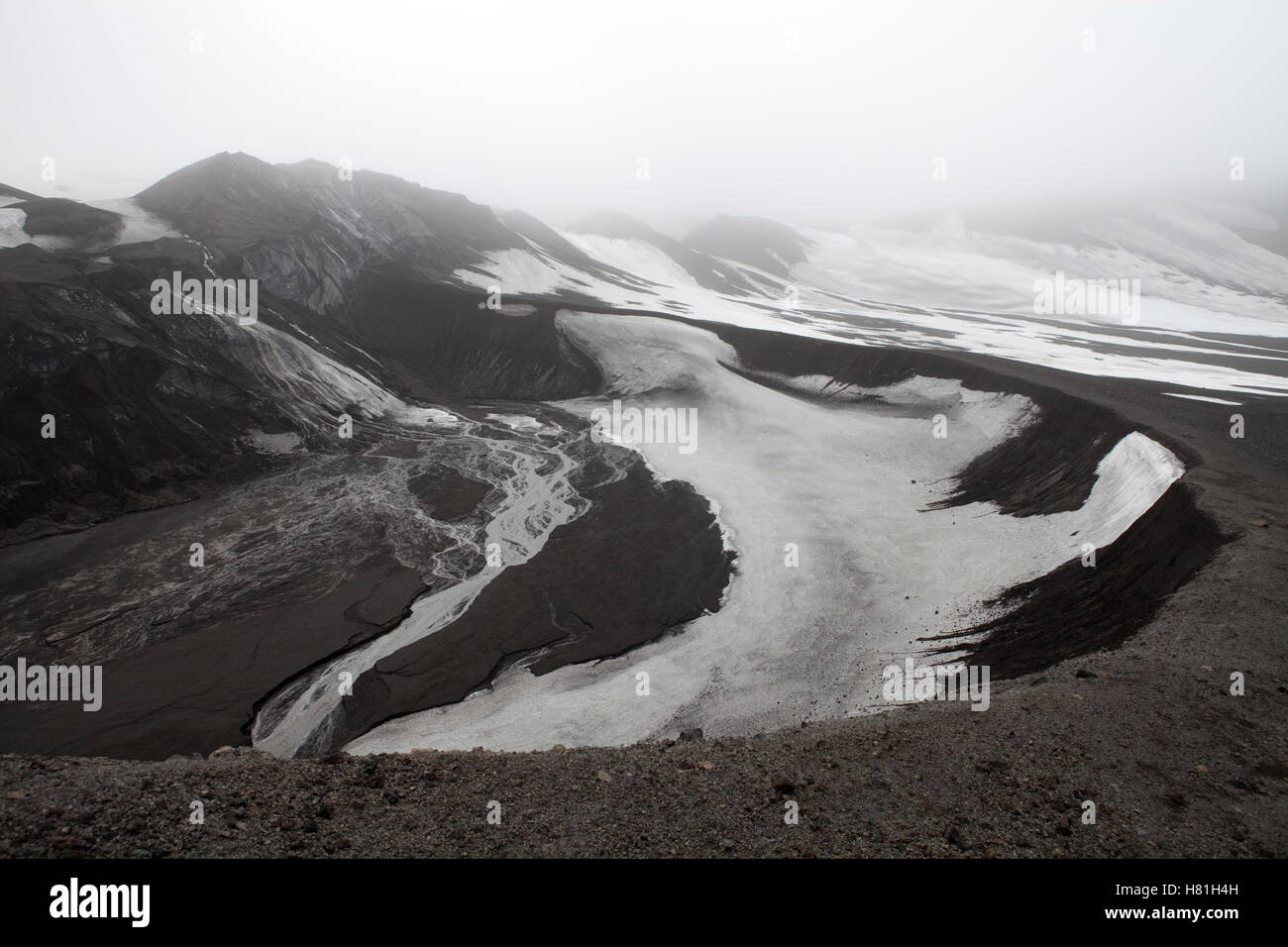 Downy Ridge crater formed during volcanic eruption, Deception Island ...