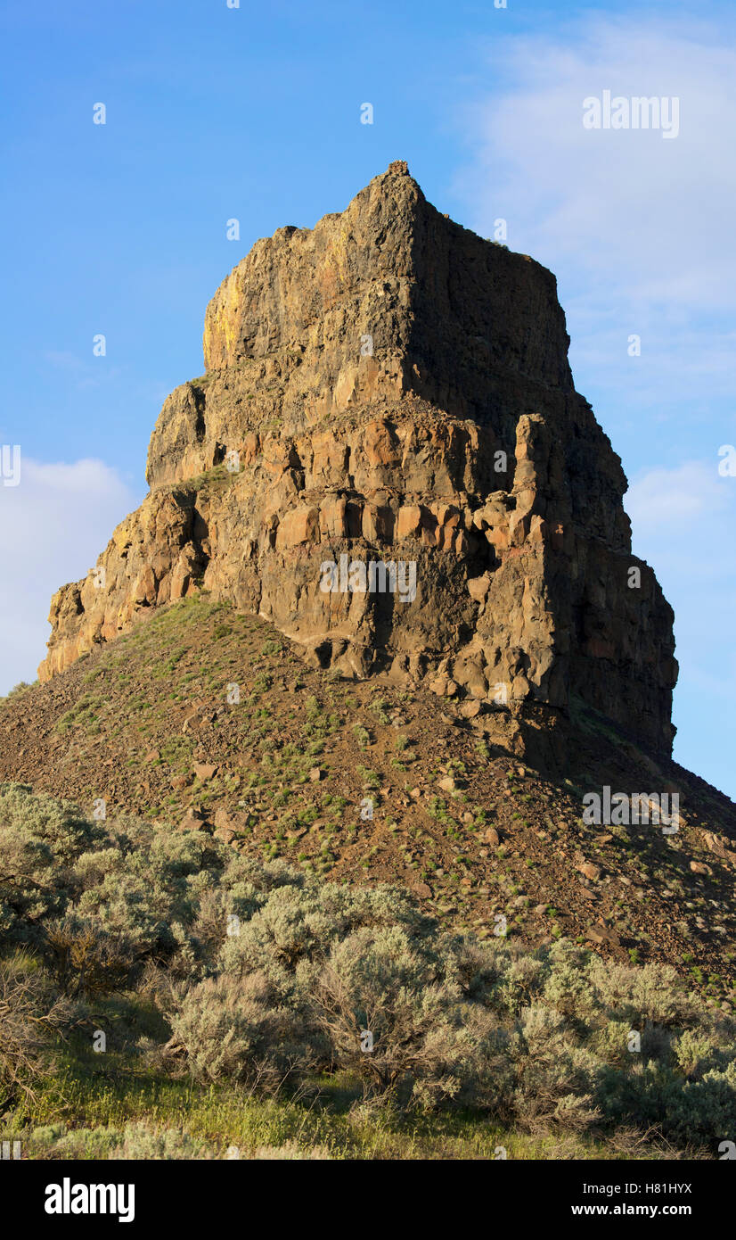 Basalt butte, Dry Falls, Sun Lakes State Park, Washington Stock Photo ...