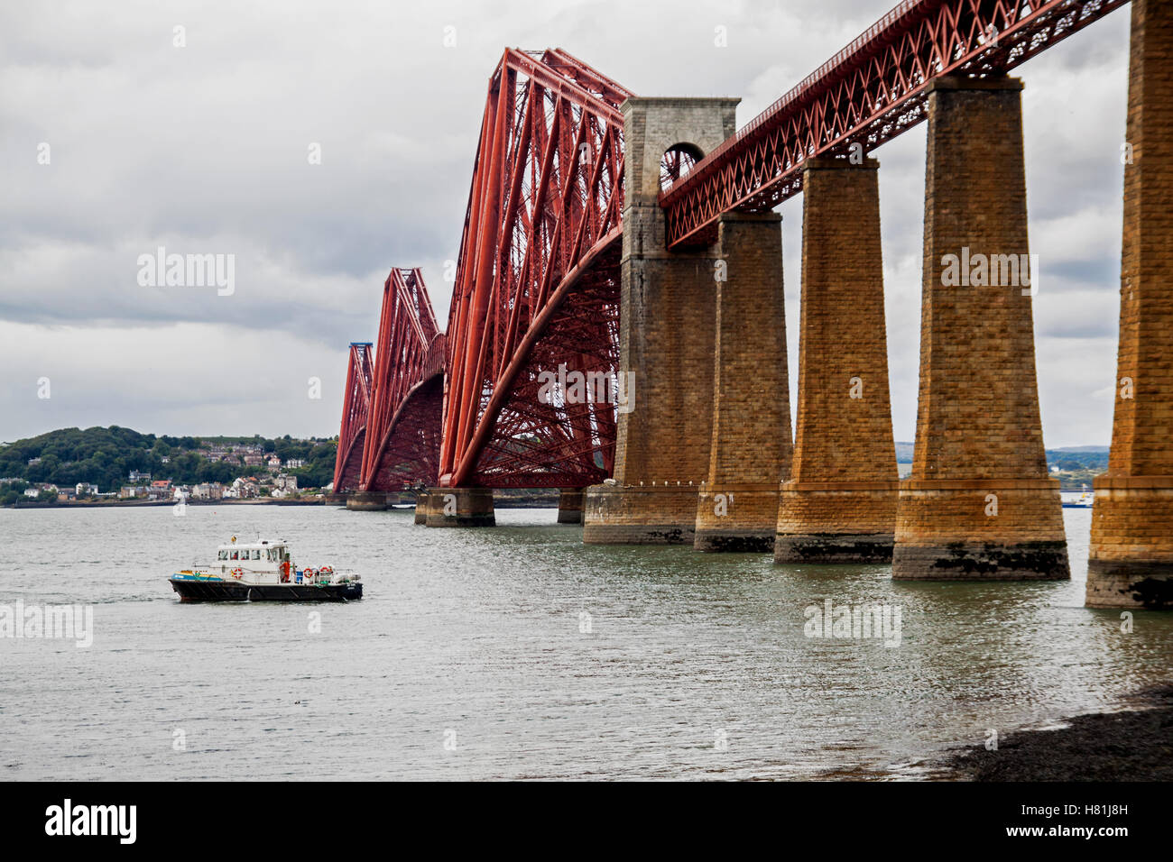 The Forth bridge spanning the firth of Forth Stock Photo - Alamy