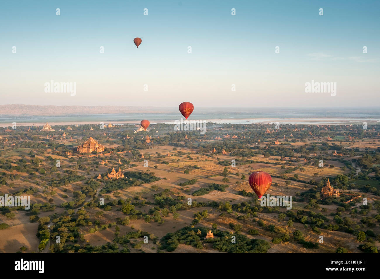 Bagan , Myanmar. Hot air balloons fly over the temples Stock Photo - Alamy