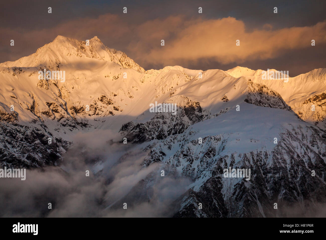 Mount Rolleston at dawn, Arthur's Pass National Park, Canterbury, New ...