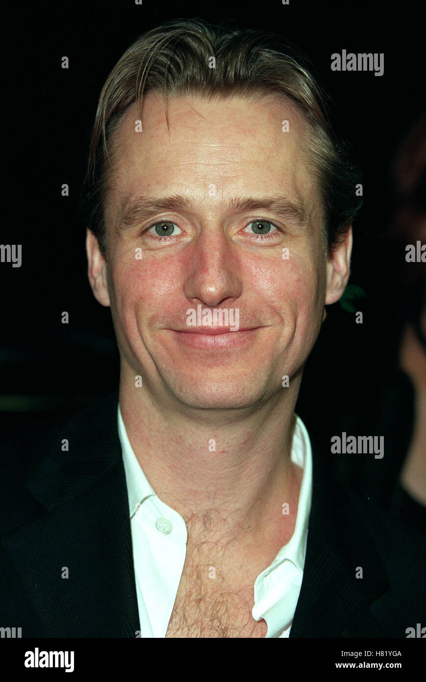LINUS ROACHE "HARTS WAR" LA PREMIER MANN NATIONAL THEATRE WESTWOOD LA ...