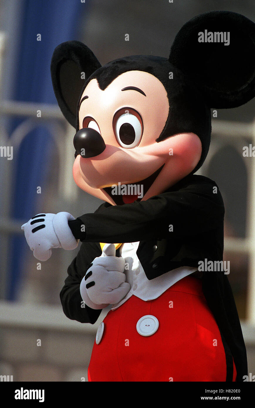 MICKEY MOUSE MAGIC KINGDOM ORLANDO 01 April 2002 Stock Photo - Alamy