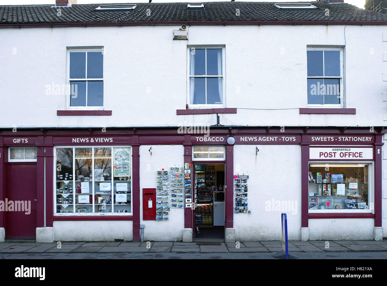 Aidensfield post office goathland north hi-res stock photography and ...