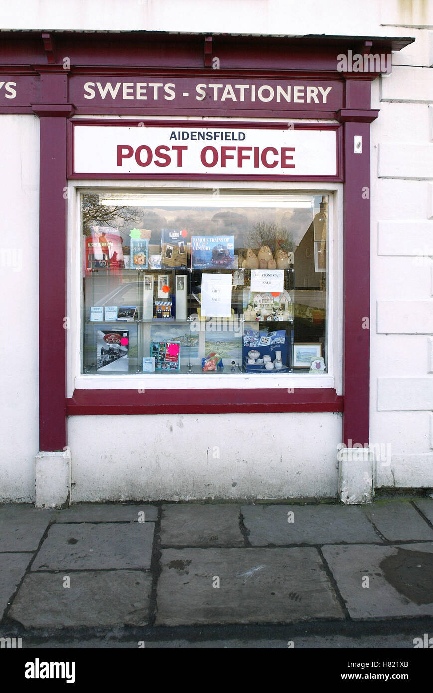 Aidensfield post office goathland north hi-res stock photography and ...