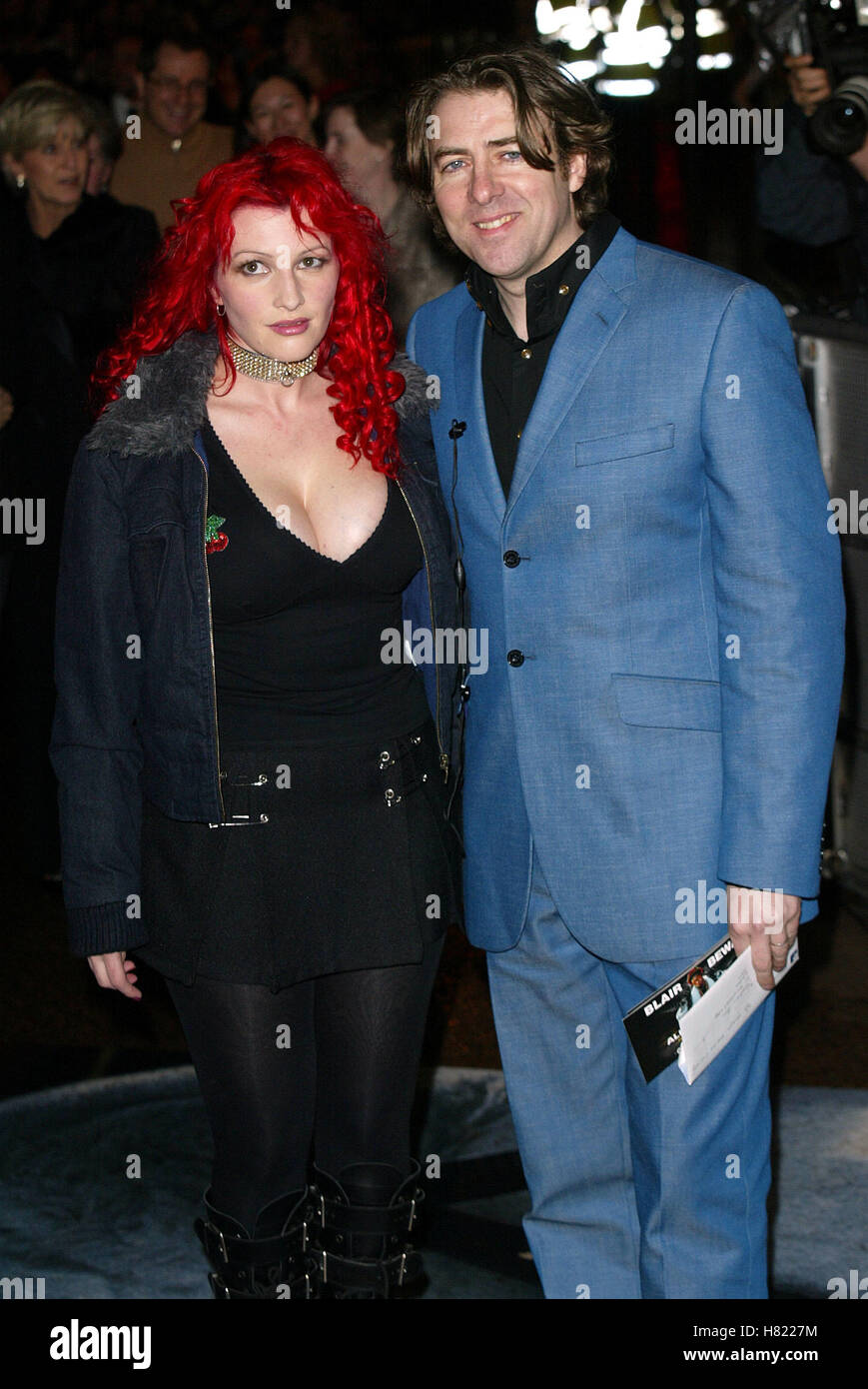 Jonathan ross wife 2002 hi-res stock photography and images - Alamy
