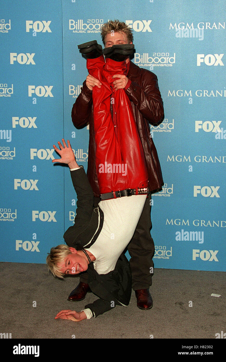 NICK & AARON CARTER BILLBOARD MUSIC AWARDS 2000 MGM GRAND LAS VEGAS ...