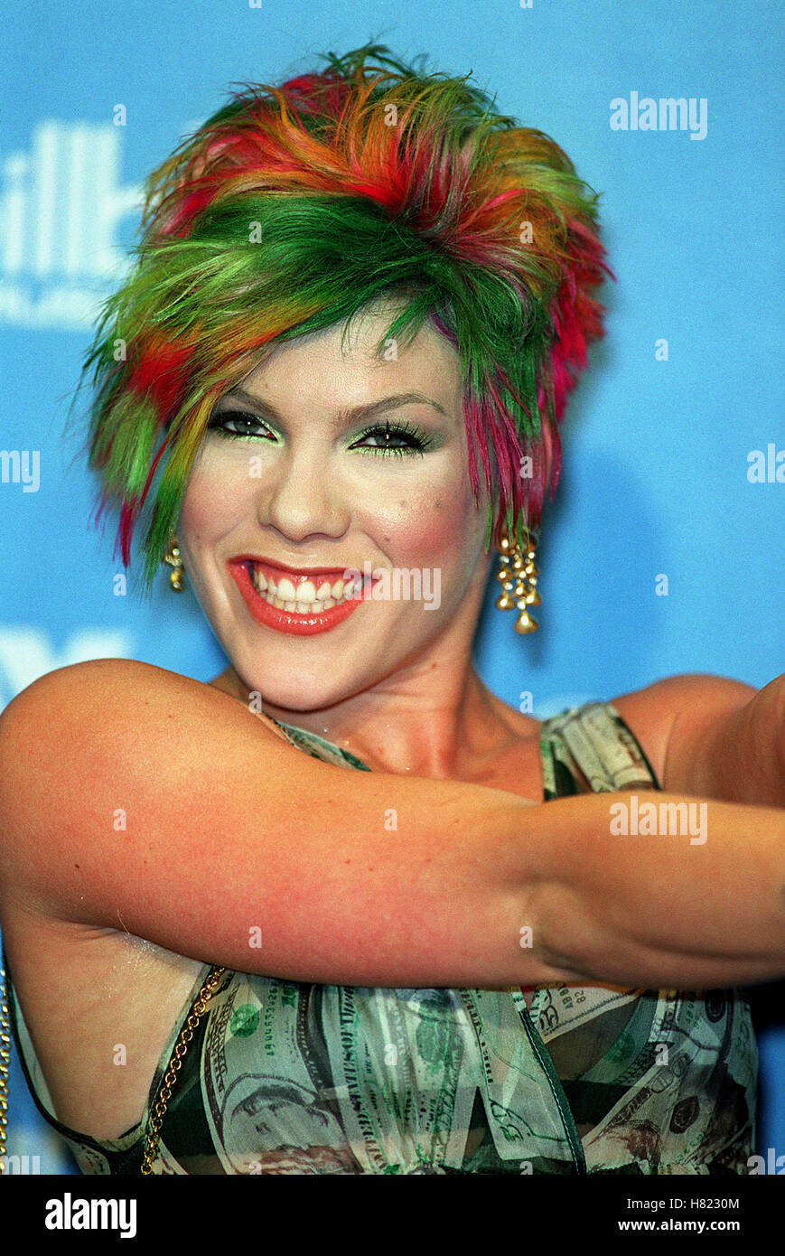 PINK. BILLBOARD MUSIC AWARDS 2000 MGM GRAND LAS VEGAS NEVADA USA 05 ...