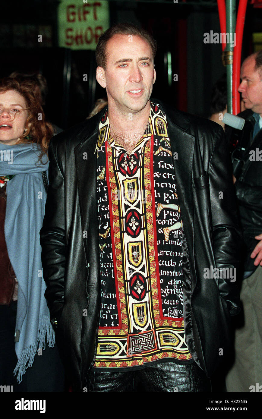 NICOLAS CAGE "FAMILY MAN" LA PREMIER HOLLYWOOD LA USA 12 December 2000 ...