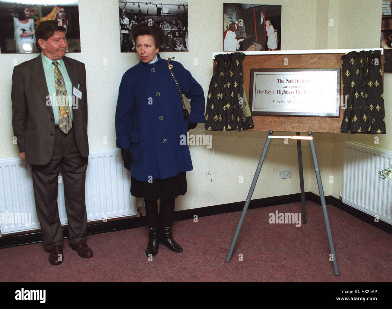 PRINCESS ANNE OPENS BUILDING 18 January 2000 Stock Photo - Alamy