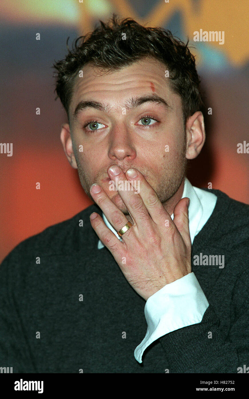 Jude Law 2000 Jude Law Triumphs As Henry V, QUENTIN LETTS Says He's