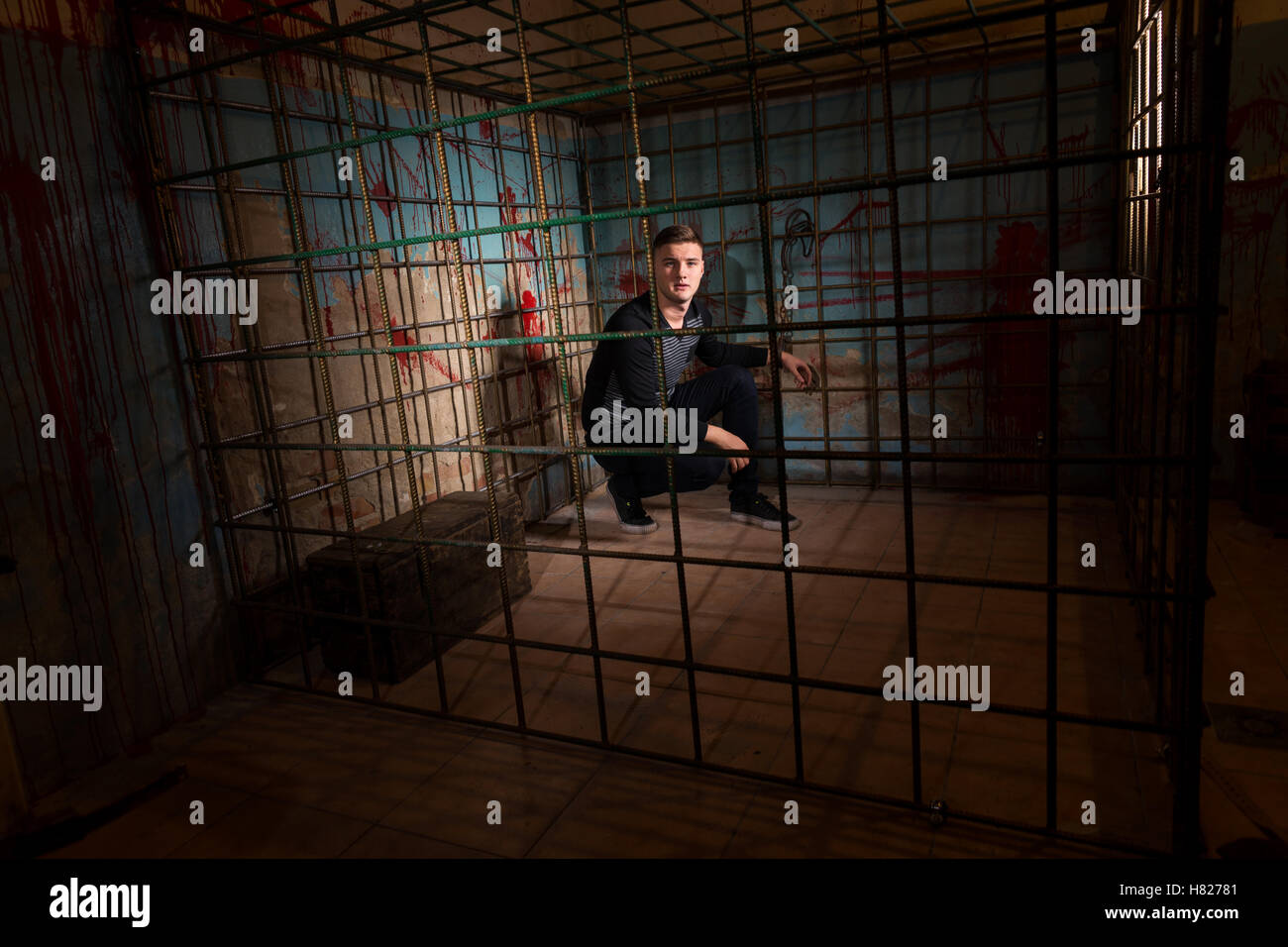 Shackled dungeon hi-res stock photography and images - Alamy