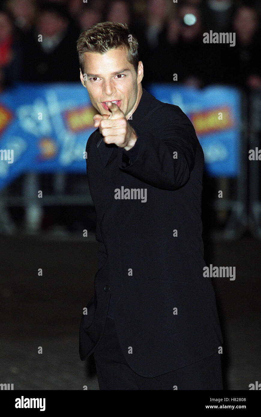 RICKY MARTIN LONDON ENGLAND 04 March 2000 Stock Photo - Alamy