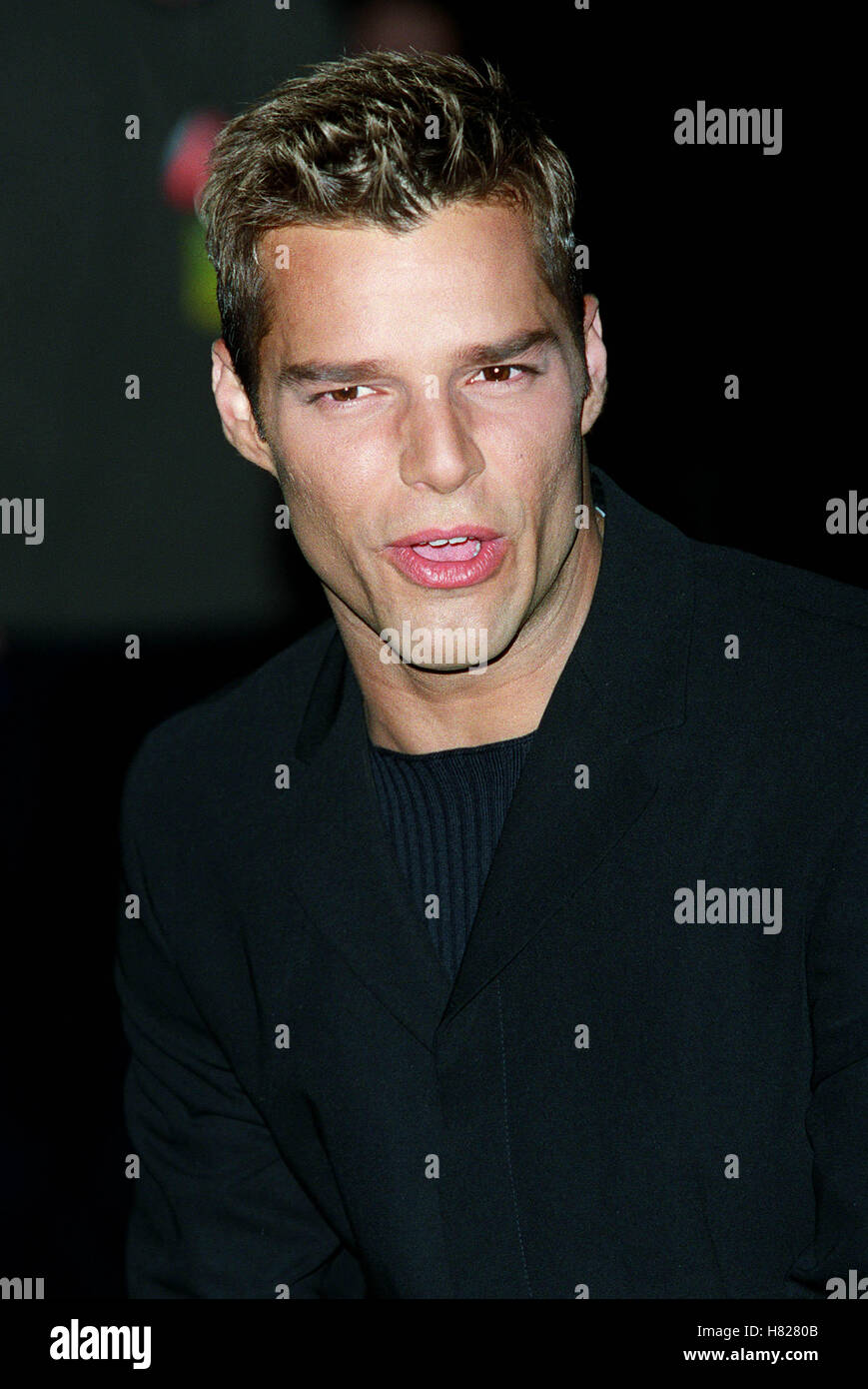 RICKY MARTIN LONDON ENGLAND 04 March 2000 Stock Photo - Alamy