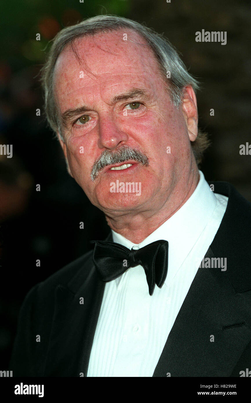 Actor john cleese hi-res stock photography and images - Alamy