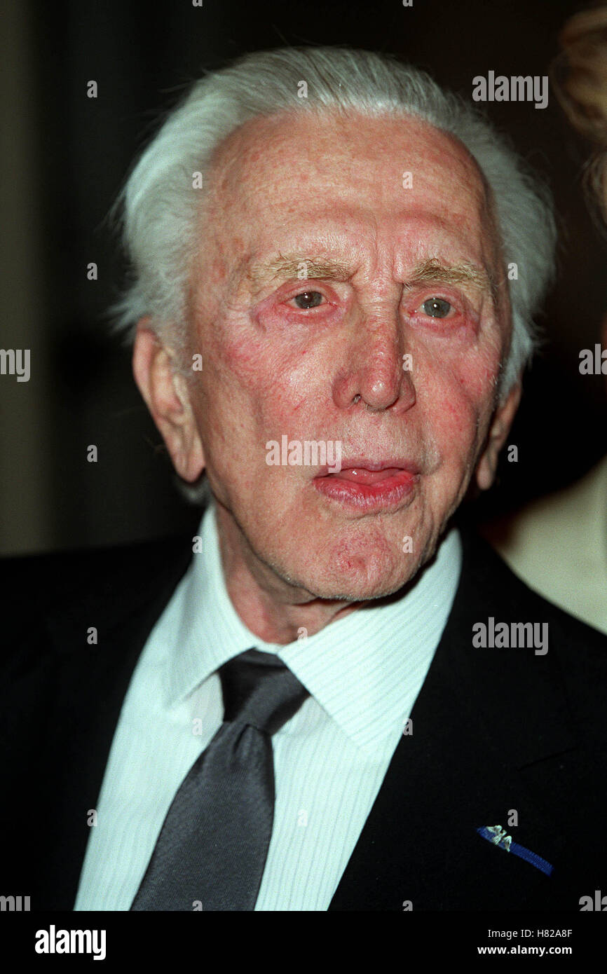 Kirk douglas portrait hi-res stock photography and images - Alamy