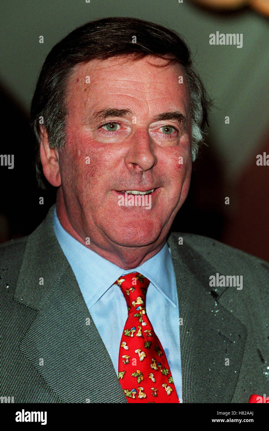Radio presenter terry wogan hi-res stock photography and images - Alamy