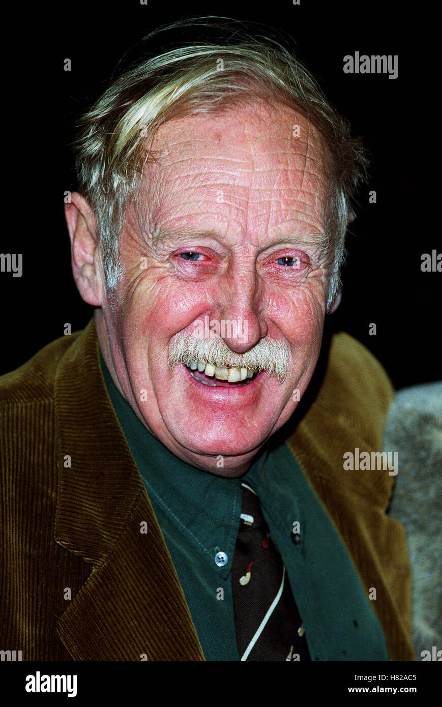 TREVOR BAYLIS LONDON ENGLAND 26 March 2000 Stock Photo - Alamy