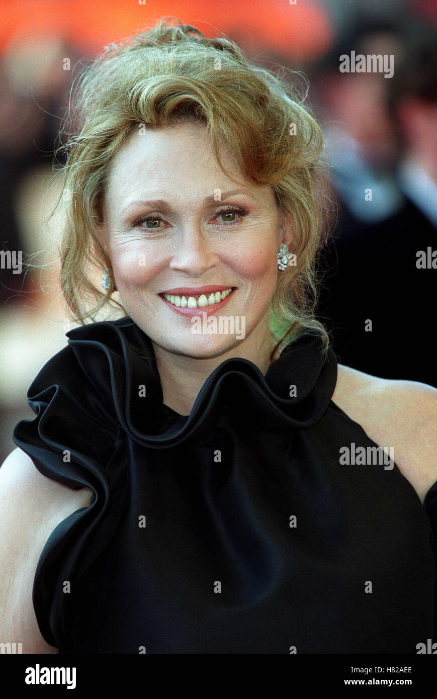 Faye dunaway portrait hi-res stock photography and images - Alamy