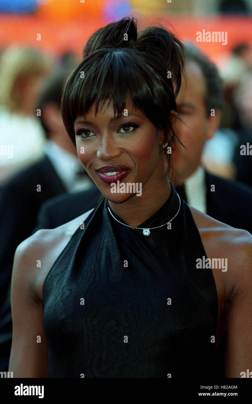 NAOMI CAMPBELL LONDON ENGLAND 09 April 2000 Stock Photo - Alamy