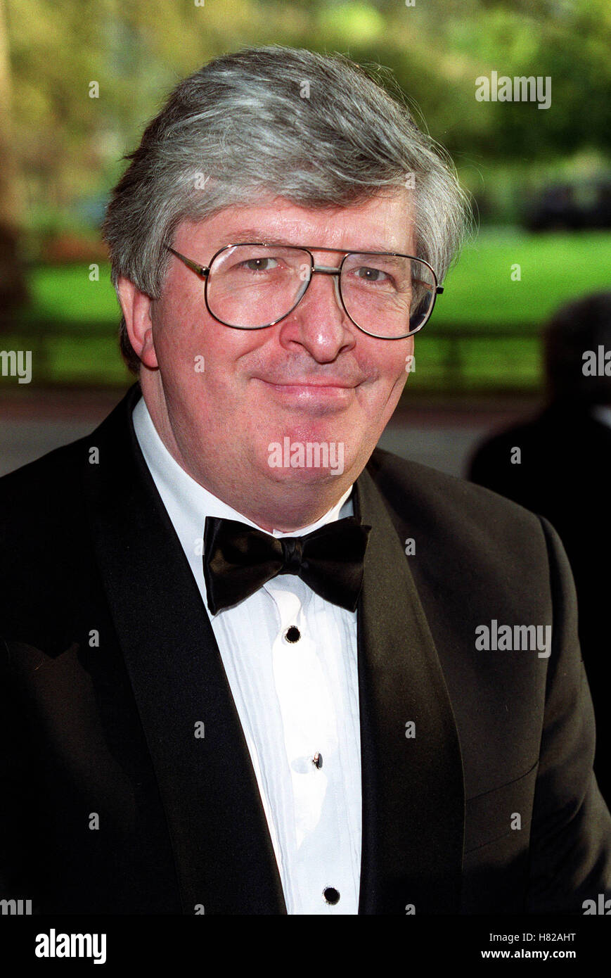 SIMON BATES LONDON ENGLAND 01 May 2000 Stock Photo - Alamy