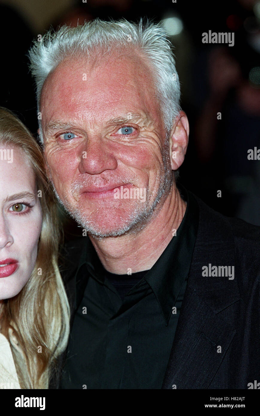 MALCOLM MCDOWELL LOS ANGELES USA 21 April 2000 Stock Photo - Alamy