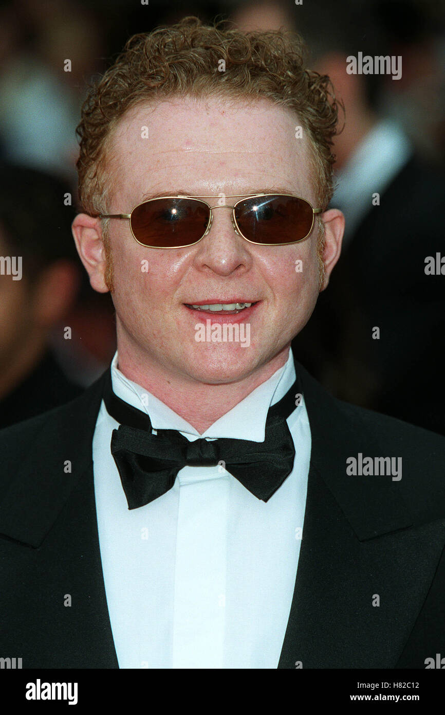 Mick hucknall hi-res stock photography and images - Alamy