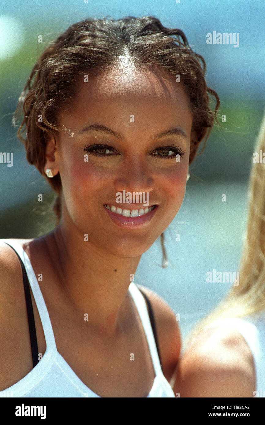 TYRA BANKS CANNES FRANCE 17 May 2000 Stock Photo - Alamy