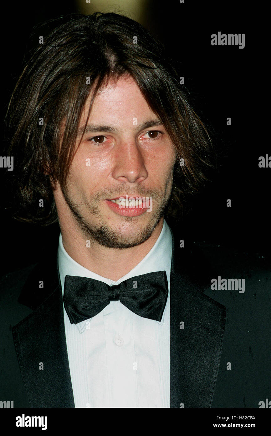 Jay kay 10 may 2000 portrait looking right singer hi-res stock ...