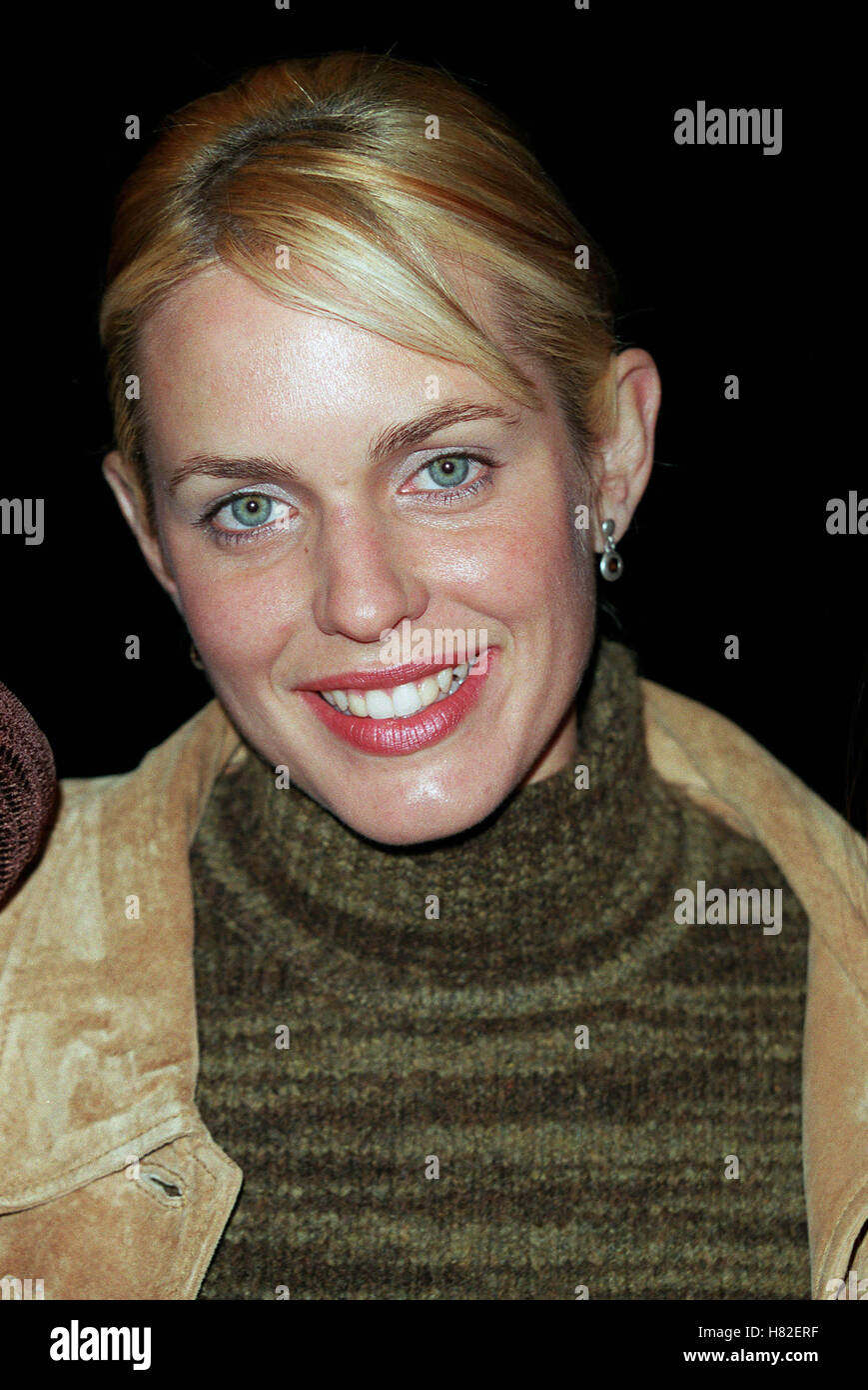 ARIANN ZUCKER "VALENTINE" LA PREMIER HOLLYWOOD LA USA 01 February 2001 ...