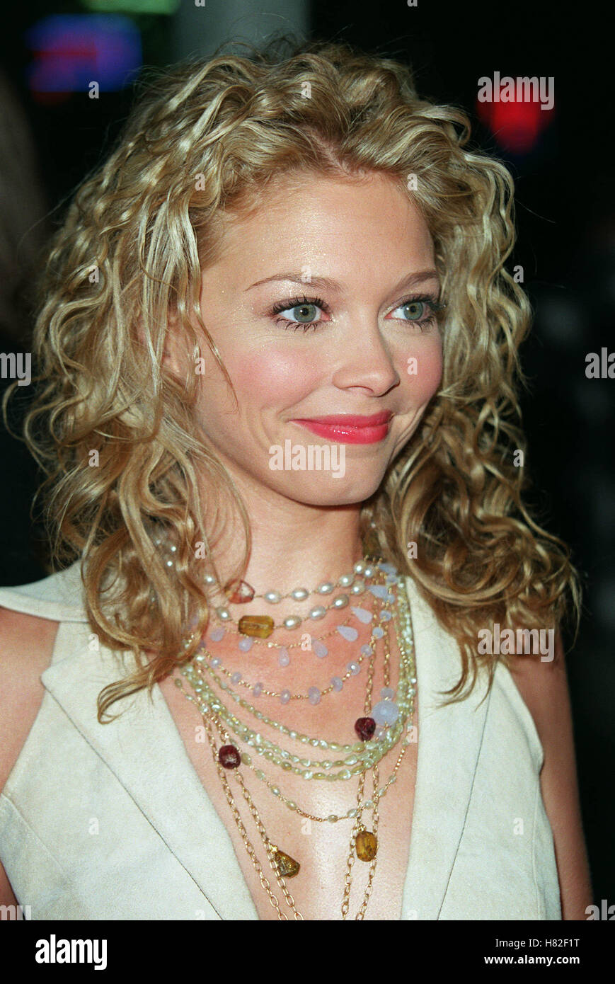 Amanda detmer hi-res stock photography and images - Alamy