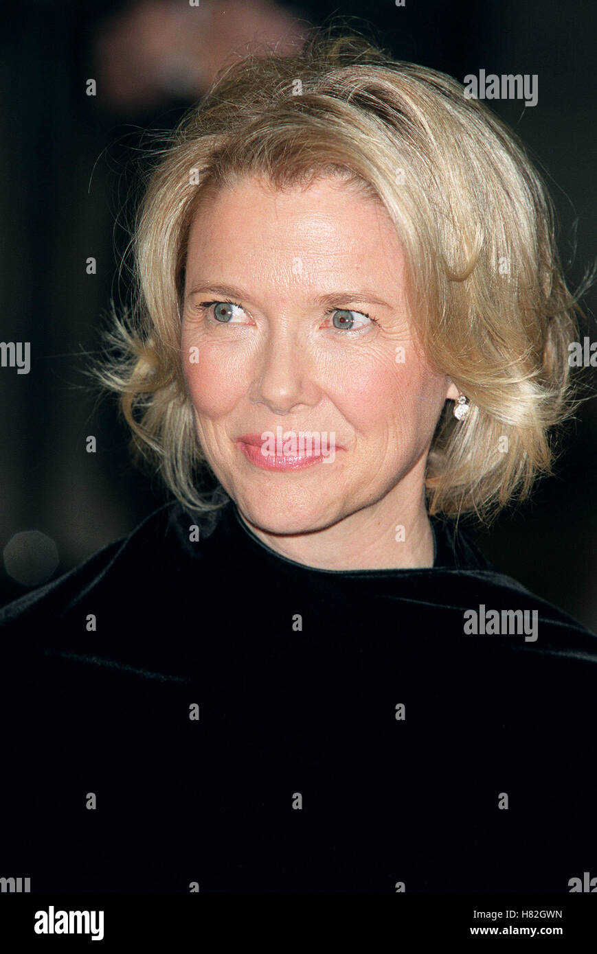 ANNETTE BENING VANITY FAIR OSCAR PARTY 2001 MORTENS BEVERLY HILLS LA ...