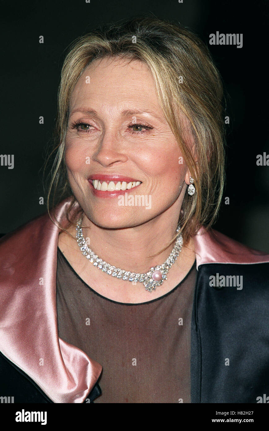 FAYE DUNAWAY VANITY FAIR OSCAR PARTY 2001 MORTENS BEVERLY HILLS LA USA ...