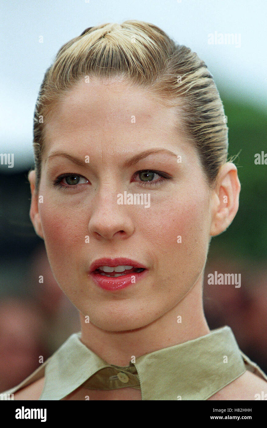 JENNA ELFMAN INDEPENDENT SPIRIT AWARDS 2001 SANTA MONICA LA USA 24 ...