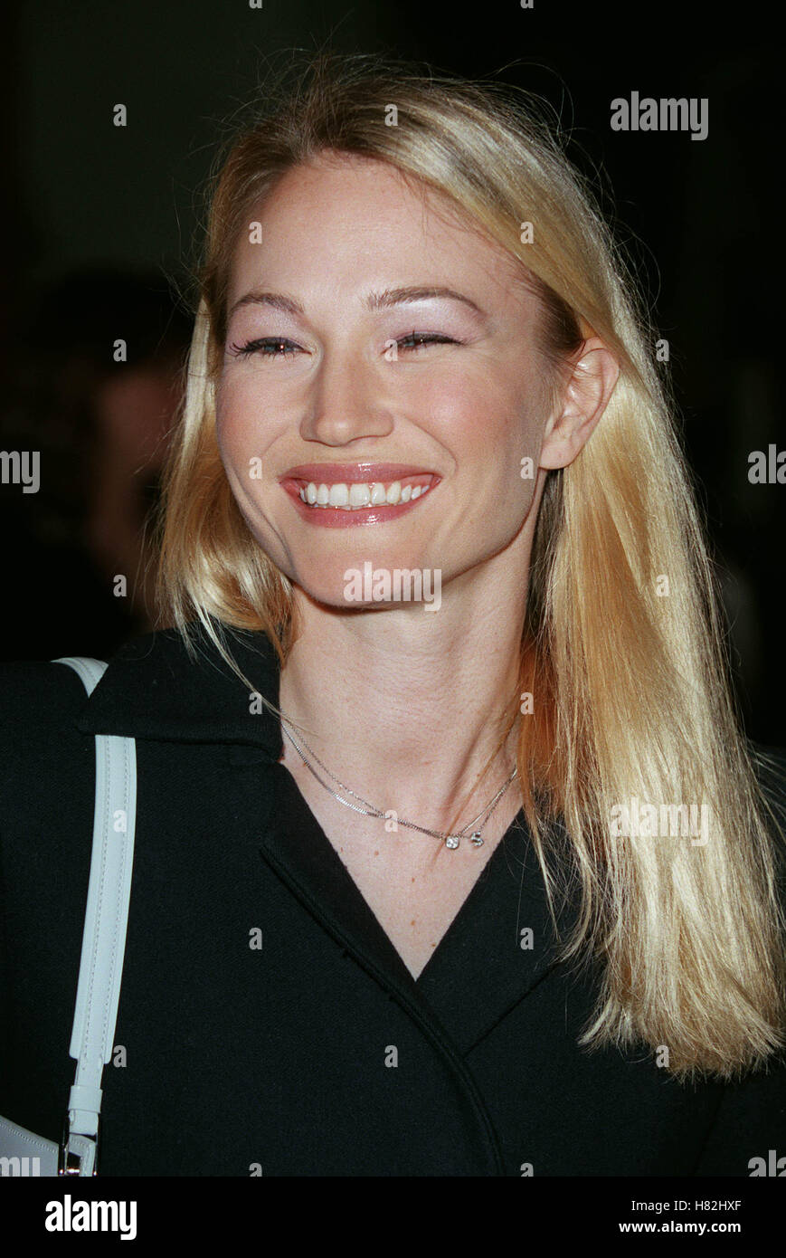 SARAH WYNTER BLOW WORLD PREMIERE LOS ANGELES CHINESE THEATRE HOLLYWOOD ...