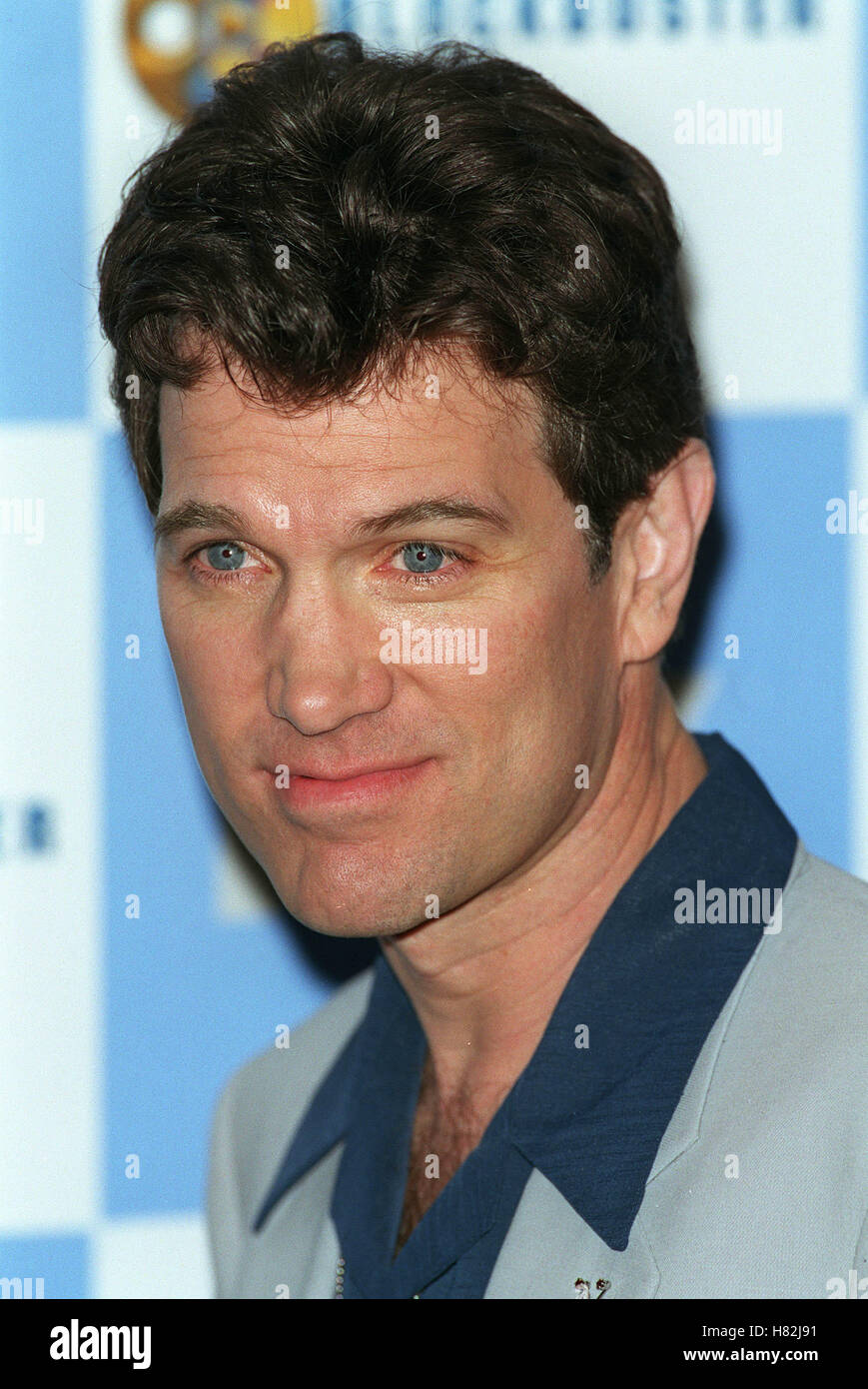 Chris isaak portrait hi-res stock photography and images - Alamy