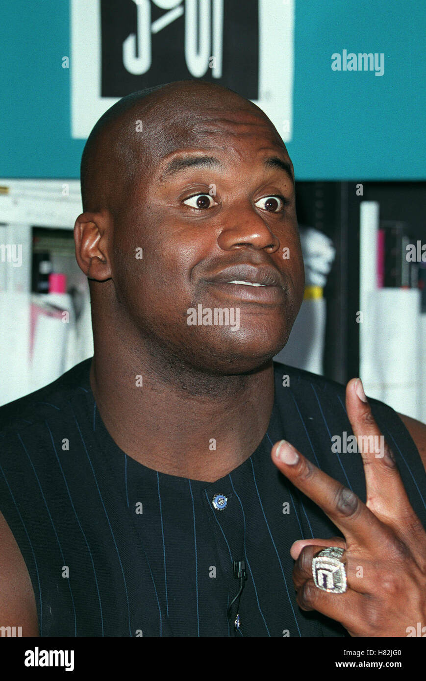 SHAQUILLE O'NEAL SHAQ TALKS BACK BOOK SIGNING HOLLYWOOD LOS ANGELES USA ...