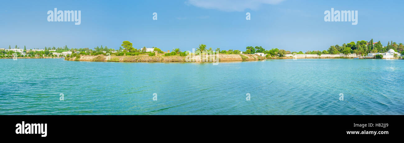 The ancient port of Carthage had the round form with the island in the ...