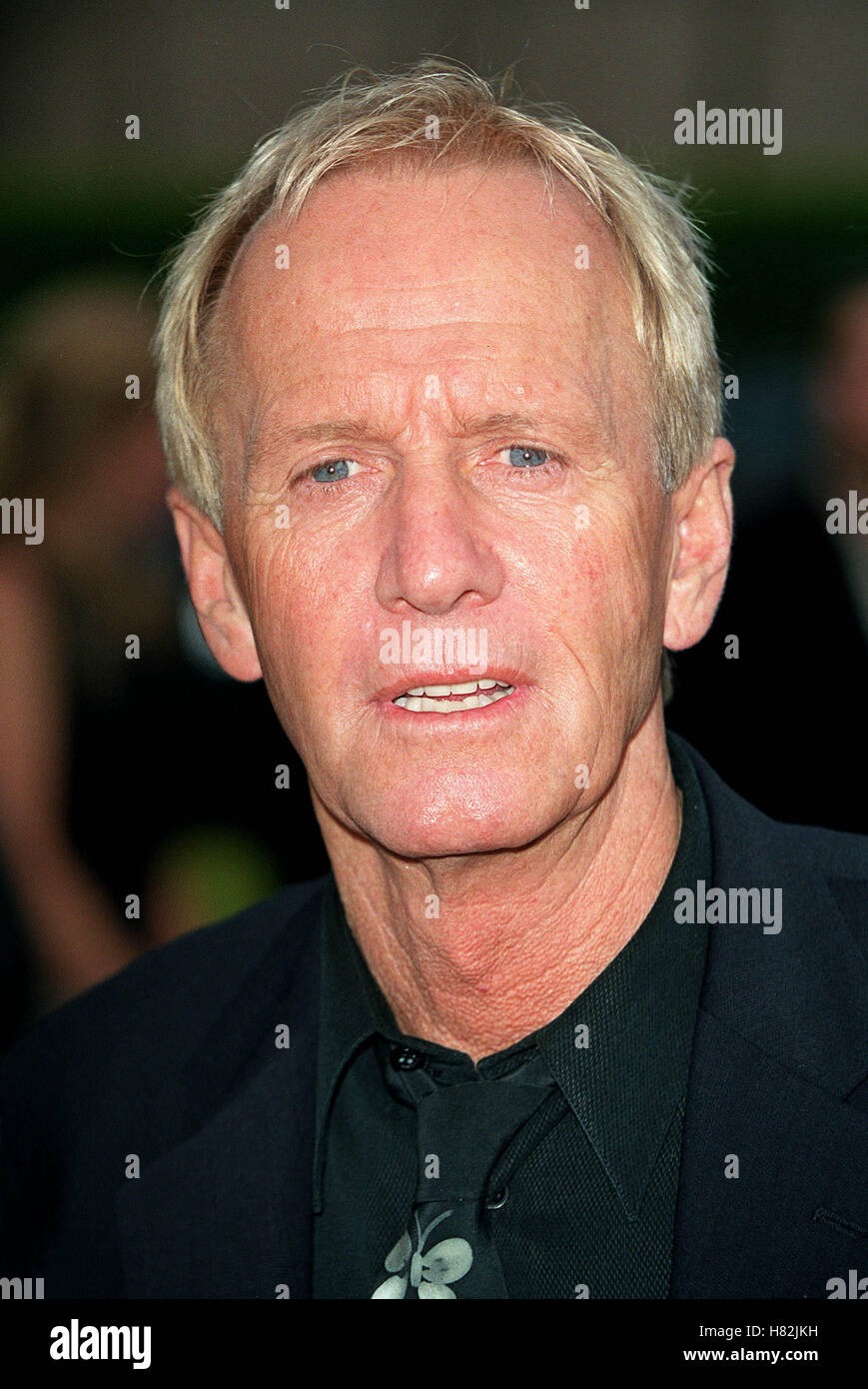 PAUL HOGAN CROCODILE DUNDEE IN LA PREMIER HOLLYWOOD LOS ANGELES USA 18 ...