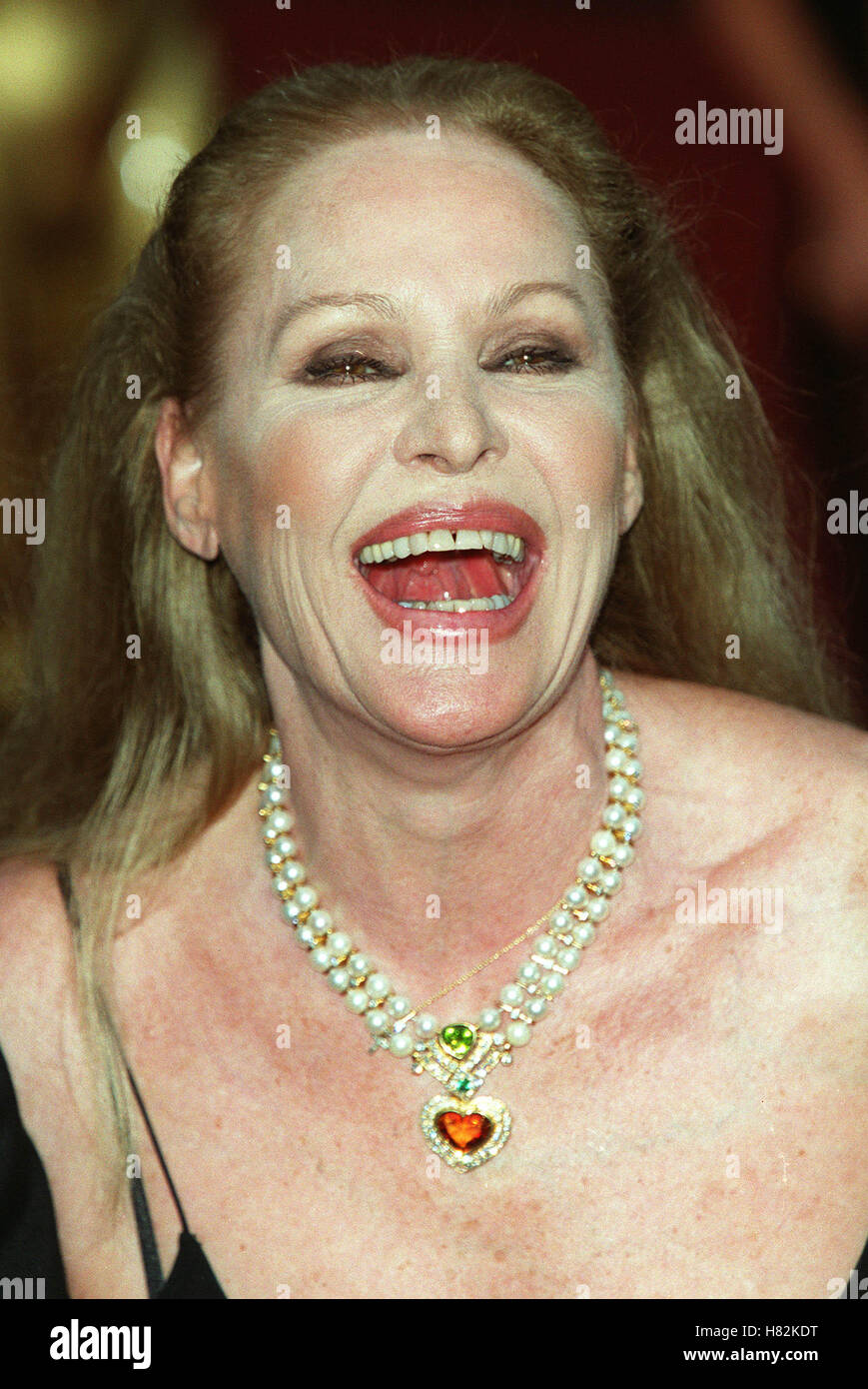 Ursula andress actress hi-res stock photography and images - Alamy