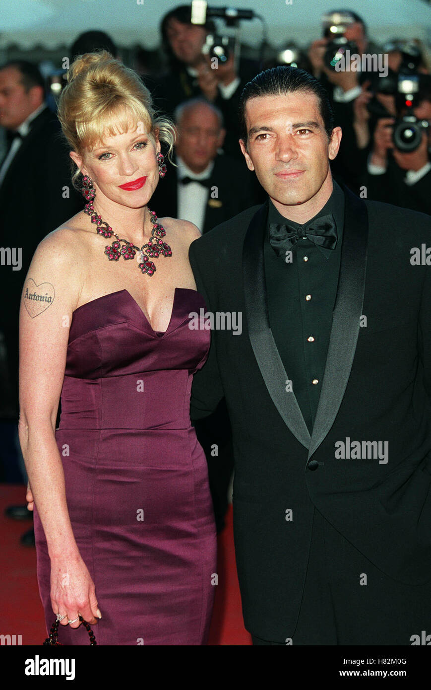 M GRIFFITH & A BANDERAS CANNES FILM FESTIVAL CANNES FRANCE EUROPE 18 ...