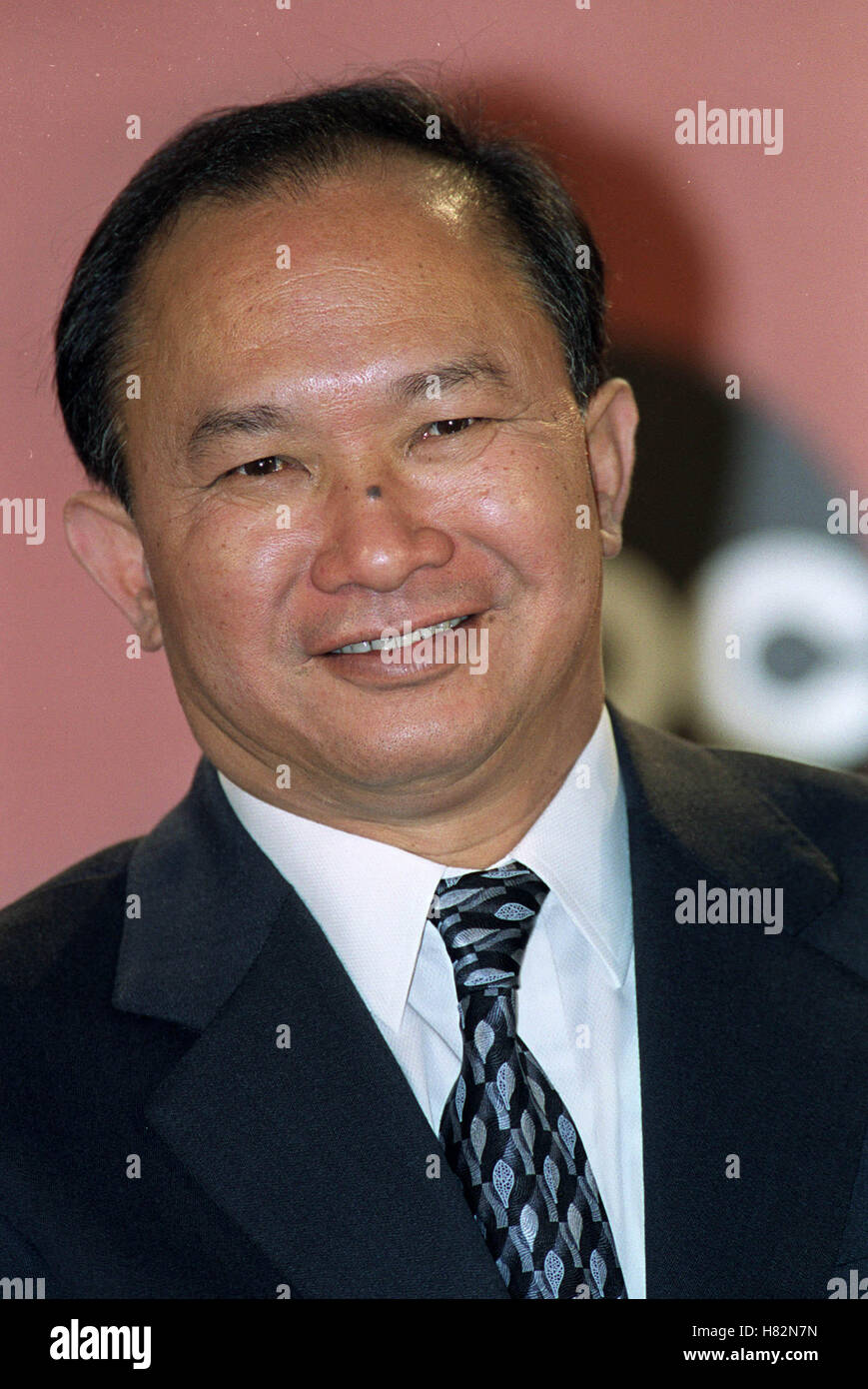 JOHN WOO 1ST ANNUAL WORLD STUNT AWARDS 2001 SANTA MONICA LA USA 20 May ...