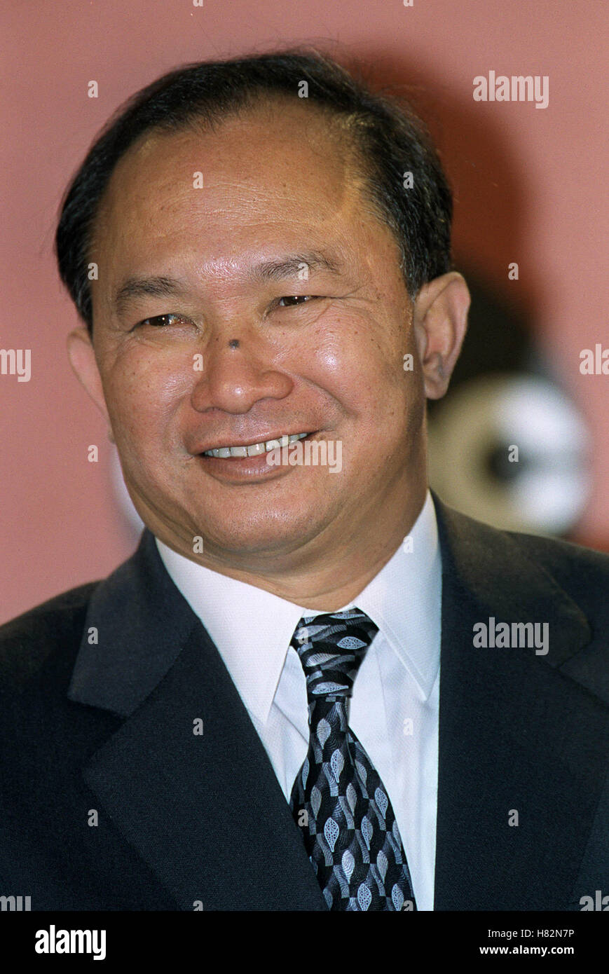 JOHN WOO 1ST ANNUAL WORLD STUNT AWARDS 2001 SANTA MONICA LA USA 20 May ...