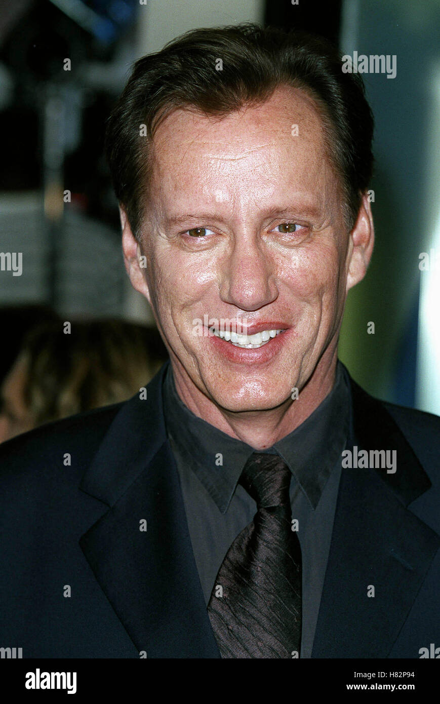 James woods 2001 hi-res stock photography and images - Alamy