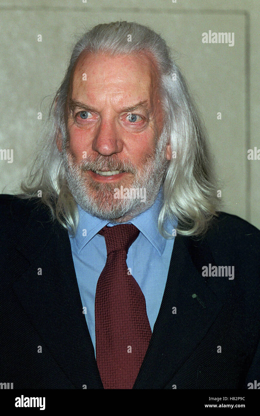 DONALD SUTHERLAND "FINAL FANTASY" LA PREMIER WESTWOOD LA USA 02 July ...