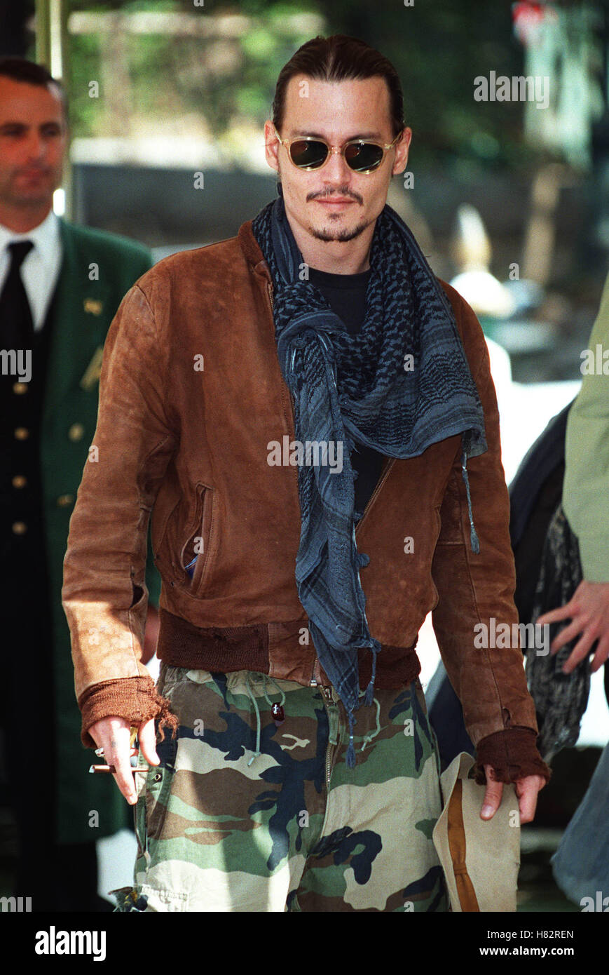 JOHNNY DEPP ARRIVES ON LIDO VENICE FILM FESTIVAL 2001 ITALY 07 ...