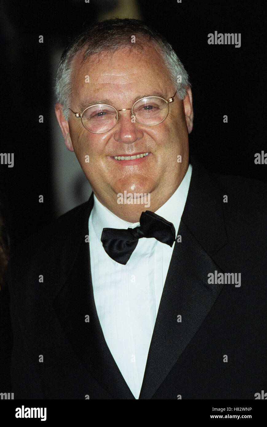 IAN SMITH . NATIONAL TV AWARDS 2001 ROYAL ALBERT HALL LONDON ENGLAND 23 ...