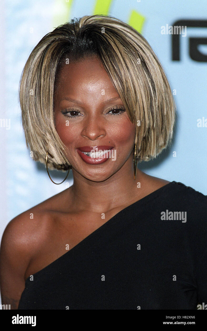 Mary j blige 2001 hi-res stock photography and images - Alamy