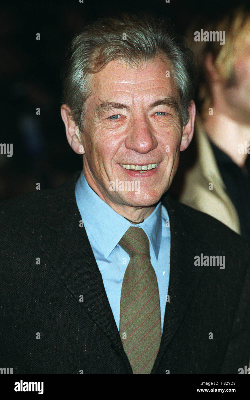 SIR IAN MCKELLEN "LORD OF THE RINGS" PREMIER LEICESTER SQ LONDON ...