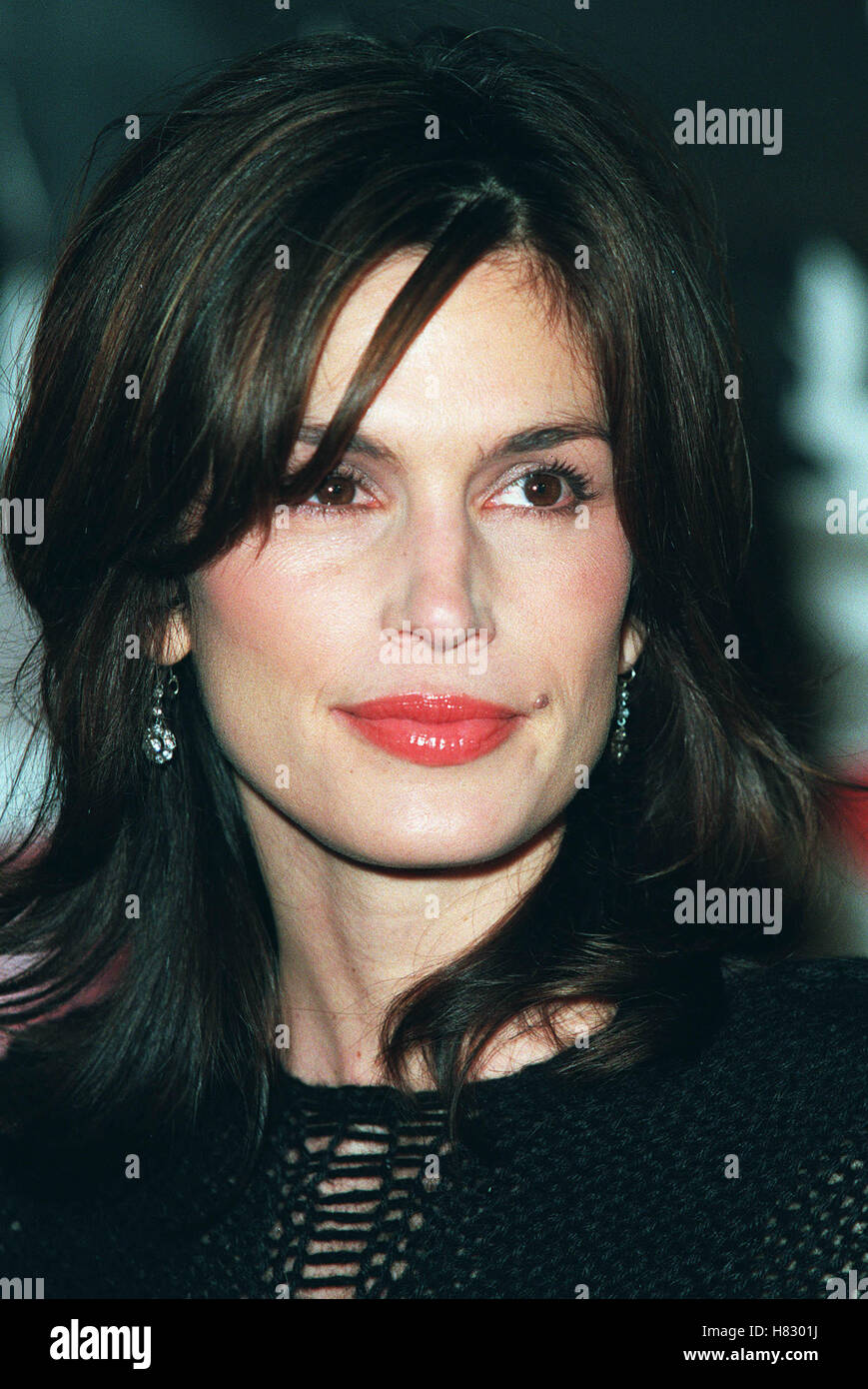 CINDY CRAWFORD OCEAN'S ELEVEN WORLD PREMIERE WESTWOOD LOS ANGELES USA ...